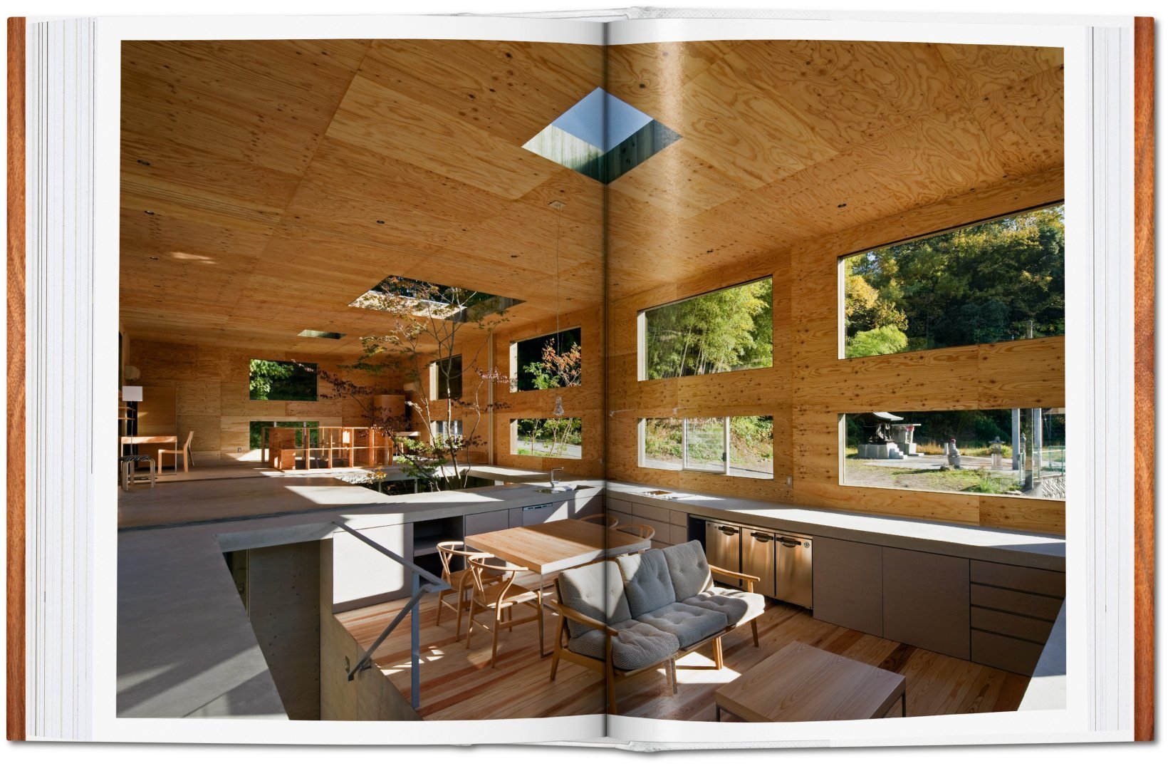 Wooden structures: 100 Contemporary Wood Buildings. TASCHEN Books